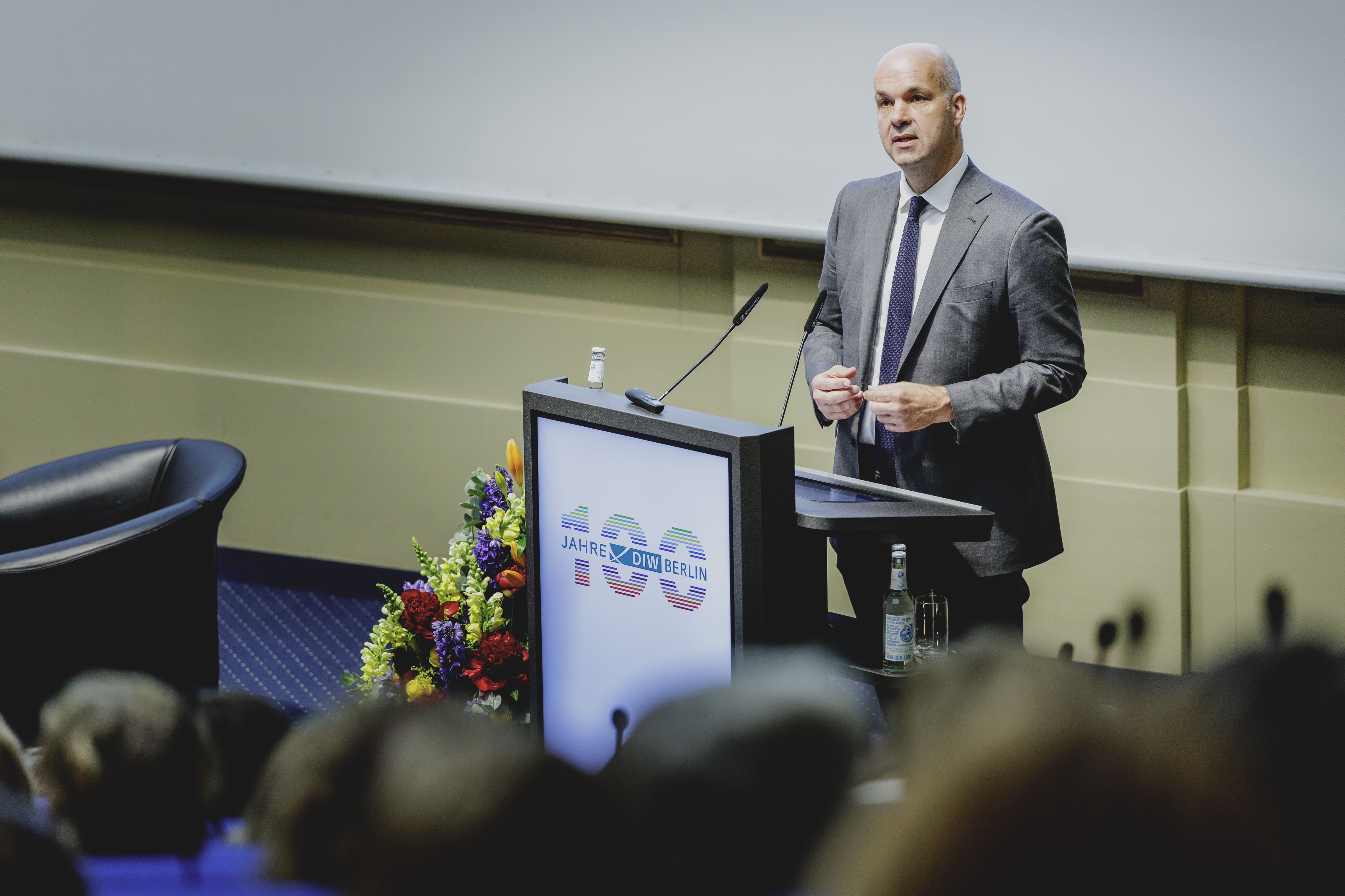 DIW Berlin: 100 Jahre DIW Berlin